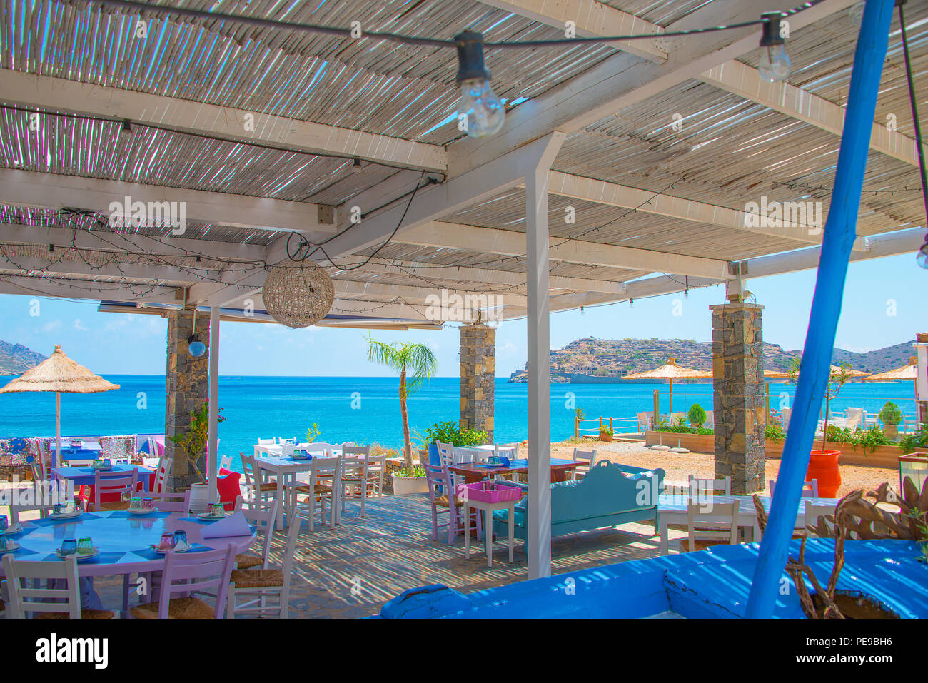 Coastal greek restaurant hi-res stock photography and images - Alamy