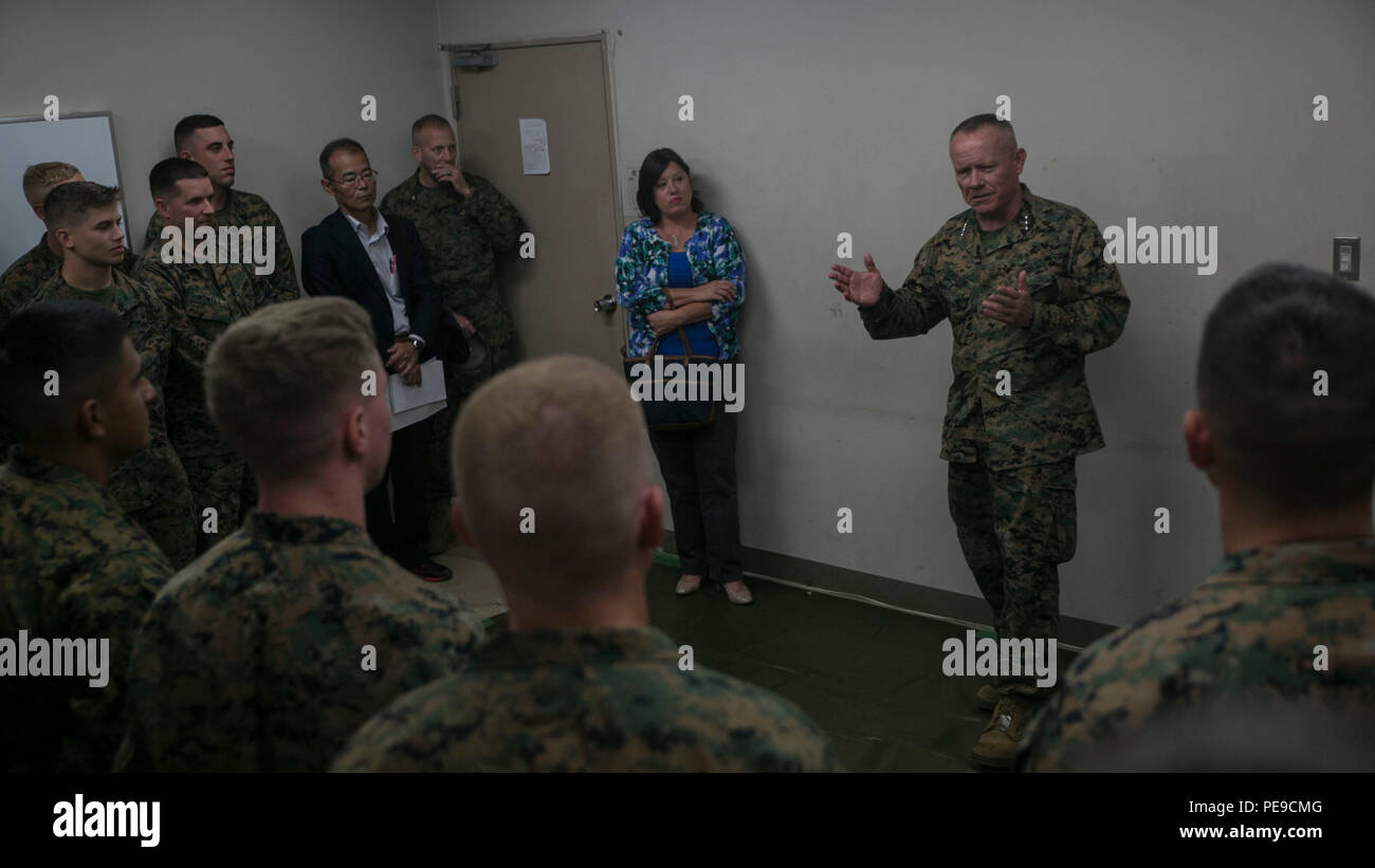 U.S. Marine Corps Lt. Gen. Larry D. Nicholson visits Marines ...