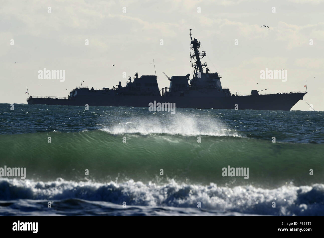 151116-N-AV746-022 PACIFIC OCEAN (Nov. 16, 2015) The guided-missile ...
