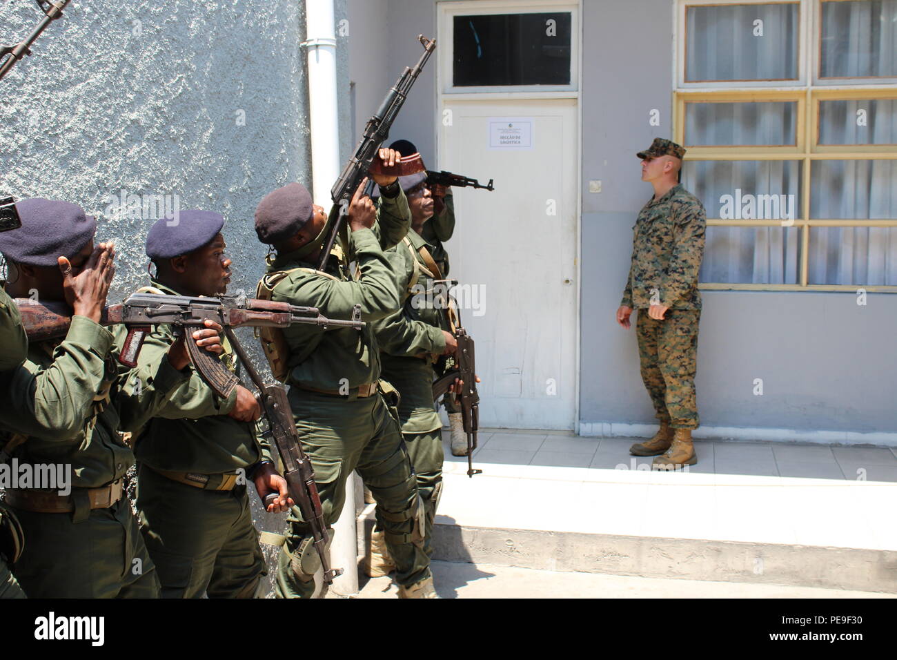 U.S. Marines train Angola's Fuzileiros Operaçües Especiais Marines, Oct ...