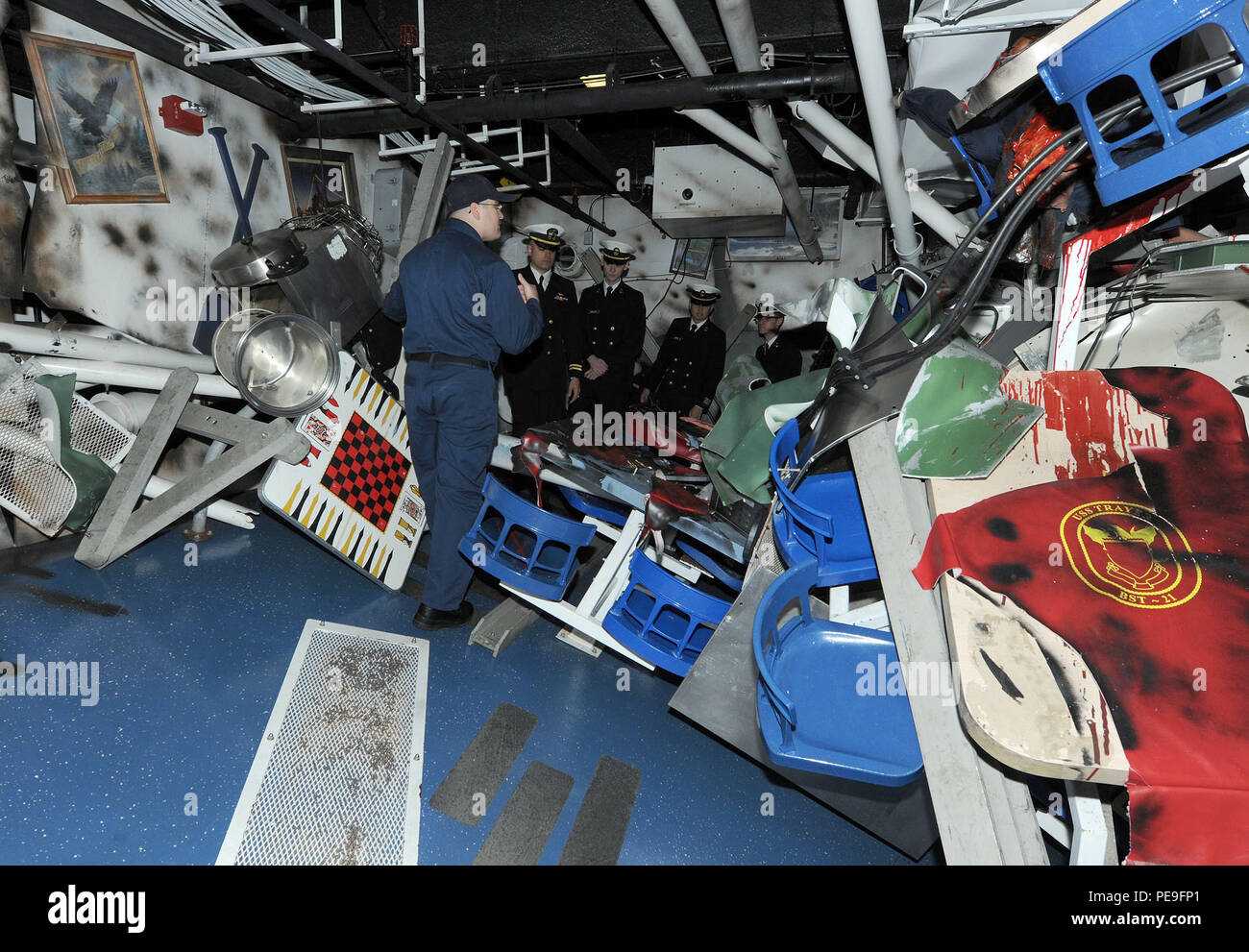 A facilitator for battle stations 21 at recruit training hi-res stock ...