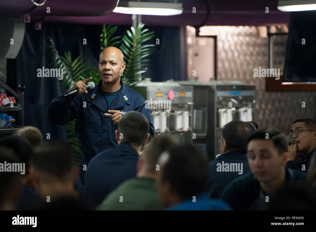 151117-N-TE278-139 WATERS SOUTH OF JAPAN (Nov. 17, 2015) Personnel ...