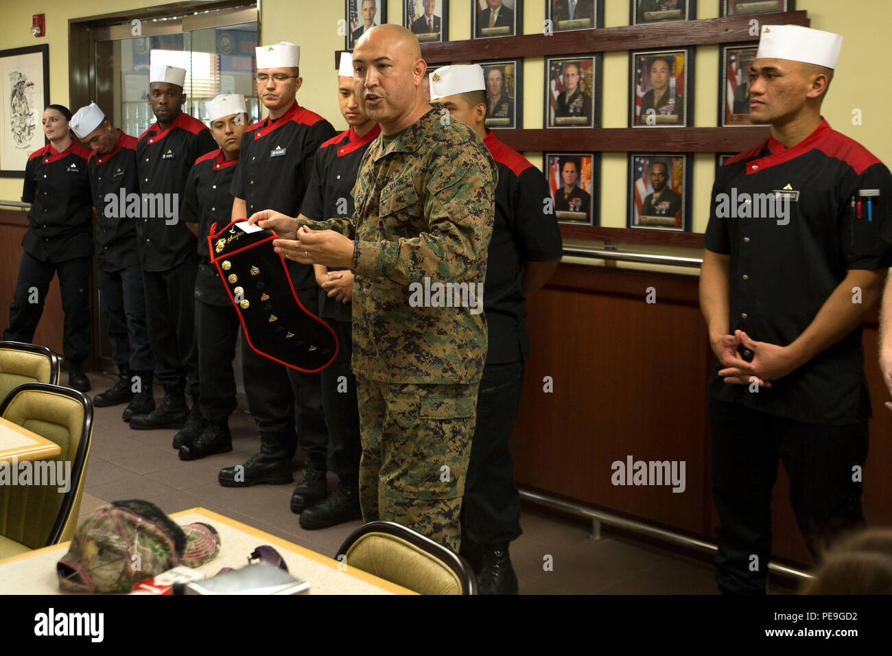 University mess hall hi-res stock photography and images - Alamy