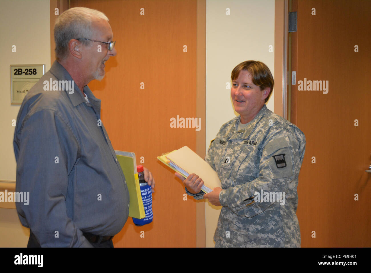 Says goodbye to capt tanya mayes hi-res stock photography and images ...