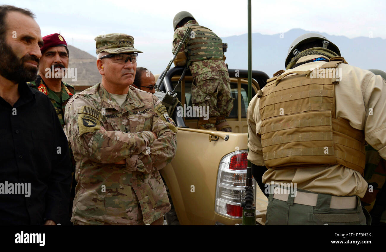 Gen. John Campbell observes Afghan National Army commandos perform a ...