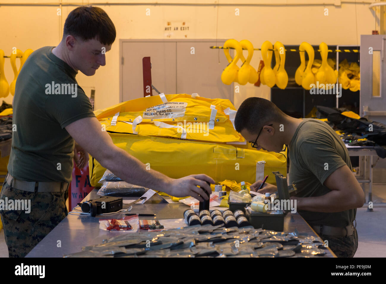 Aviation life support system hi-res stock photography and images - Alamy