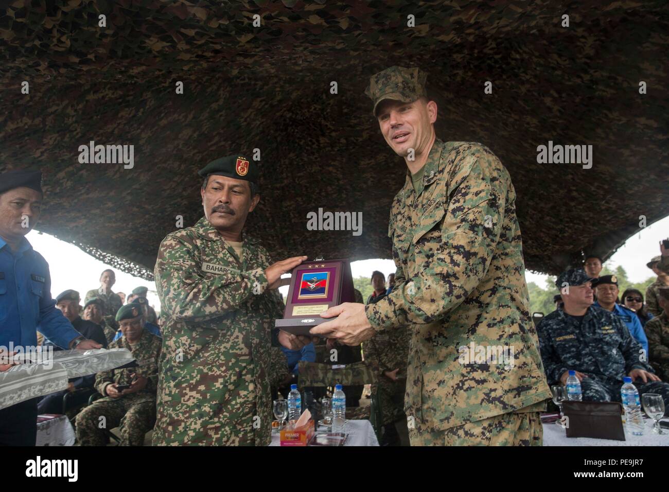 TANDUO, Malaysia (Nov. 13, 2015) U.S. Marine Col. Vance L. Cryer, right ...
