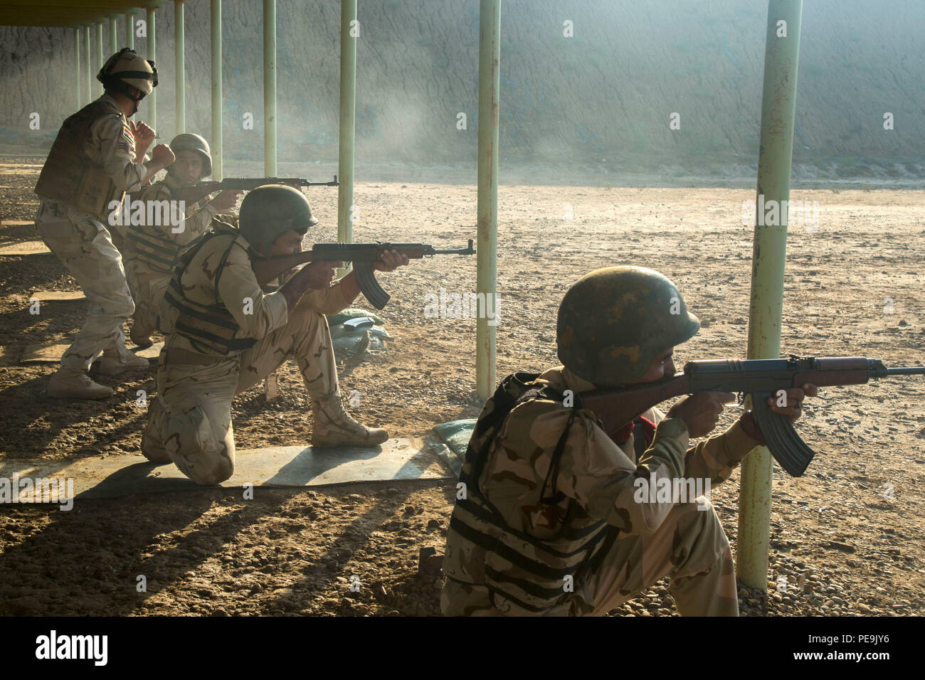 Iraqi soldiers assigned to the Commando Battalion, Ninewa Operations ...