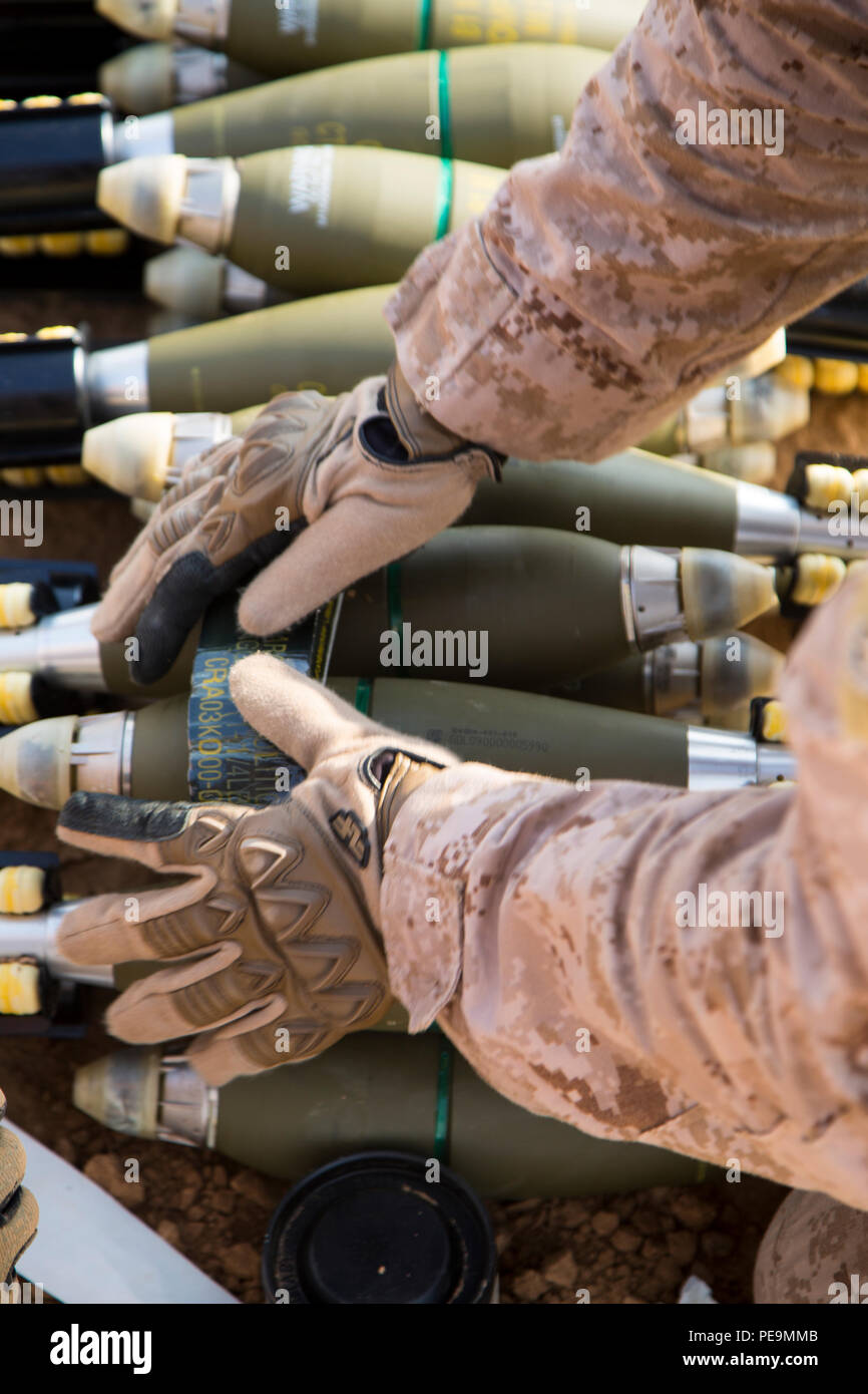 81mm mortars hi-res stock photography and images - Alamy