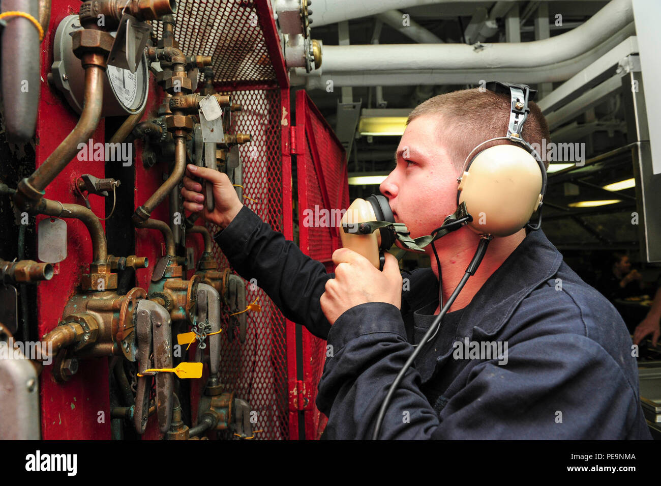 151125-N-FI568-021 ATLANTIC OCEAN (Nov. 25, 2015) - Gunner's Mate ...