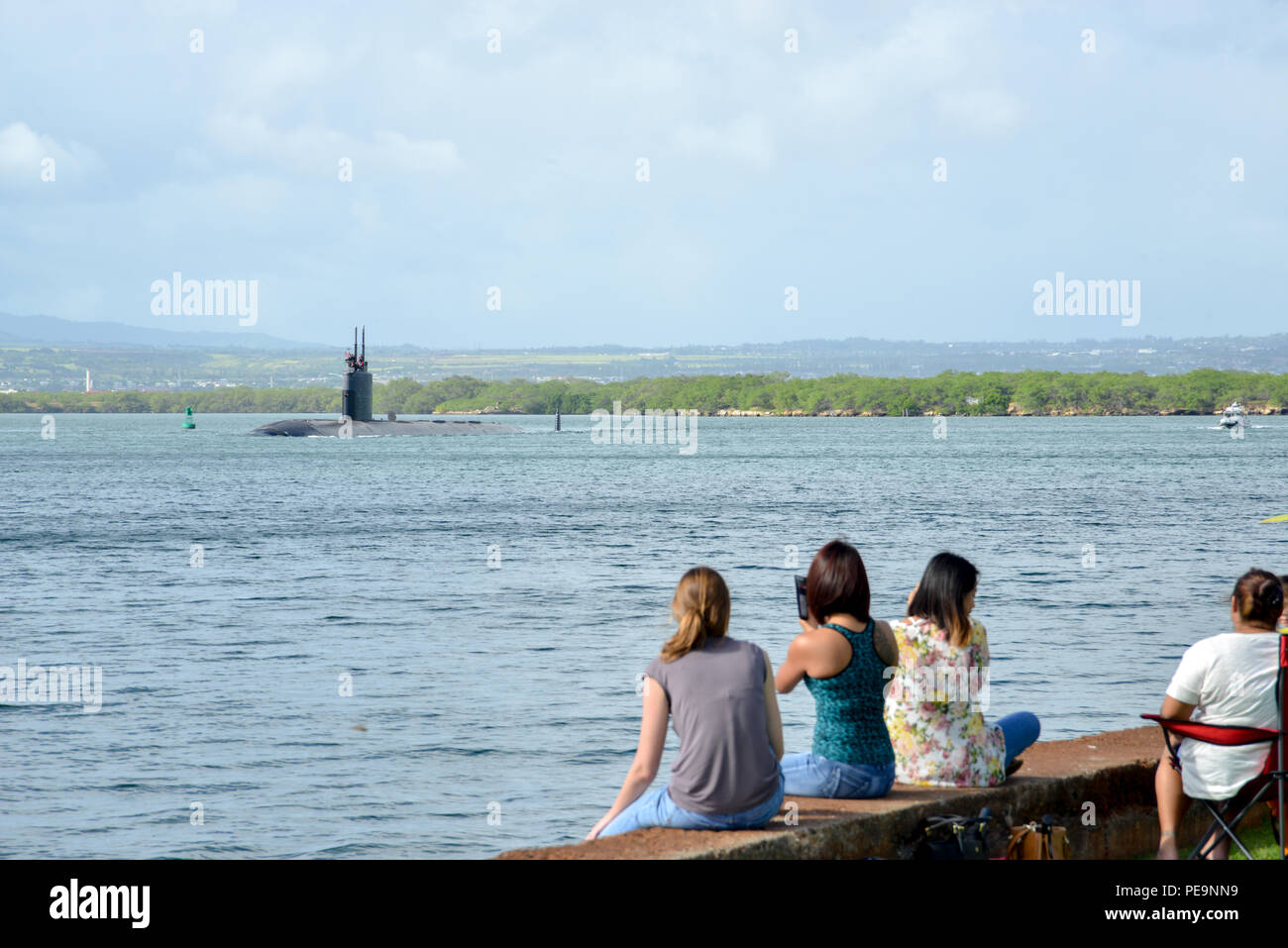 Friends and family bid farewell to the crew of the Los Angeles-class ...