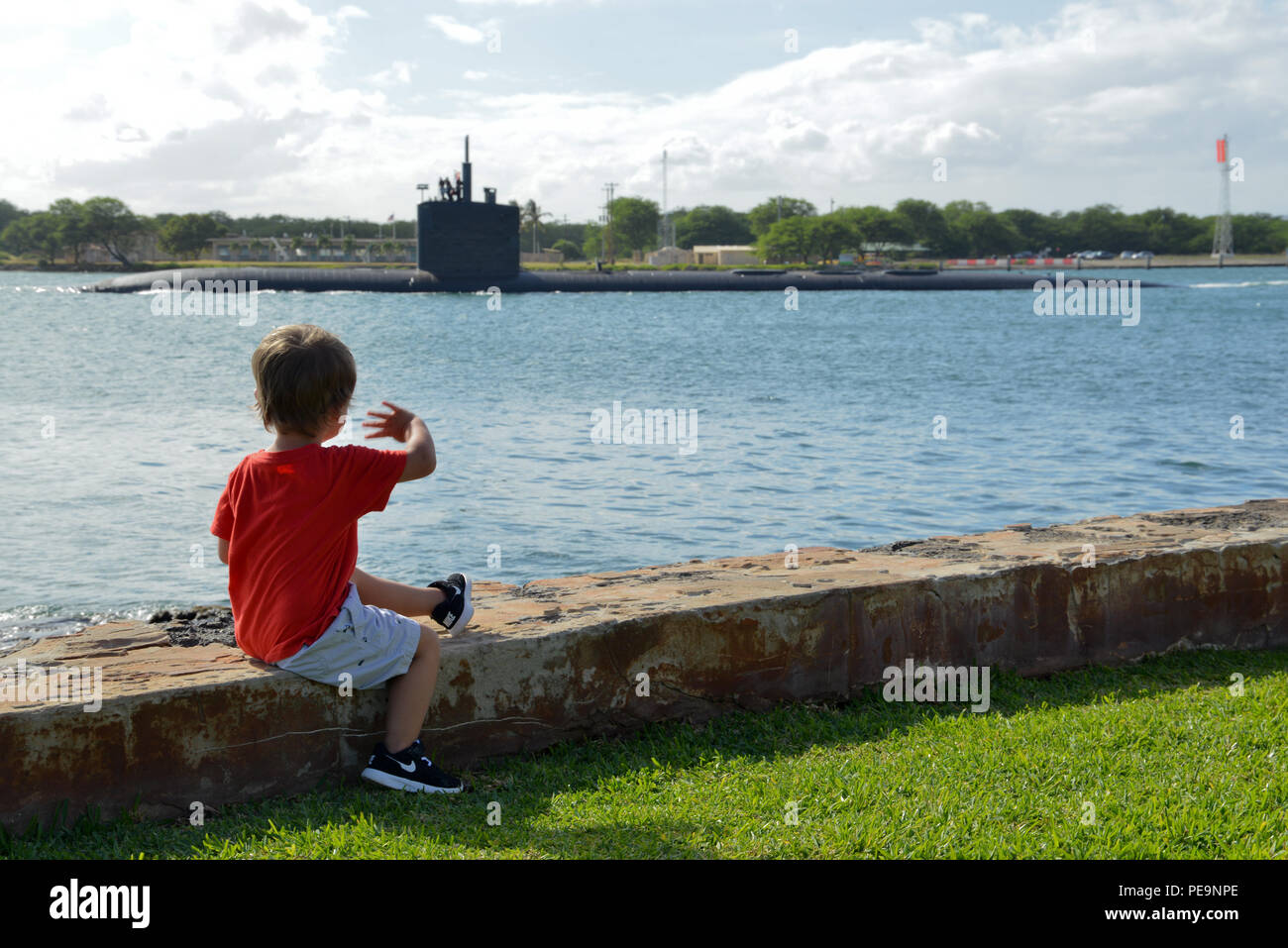 Friends and family bid farewell to the crew of the Los Angeles-class ...