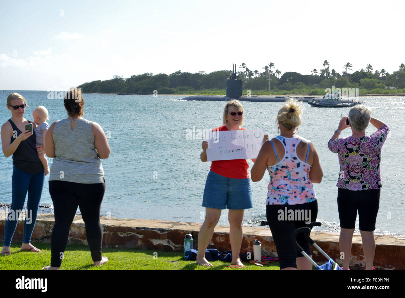 Friends and family bid farewell to the crew of the Los Angeles-class ...