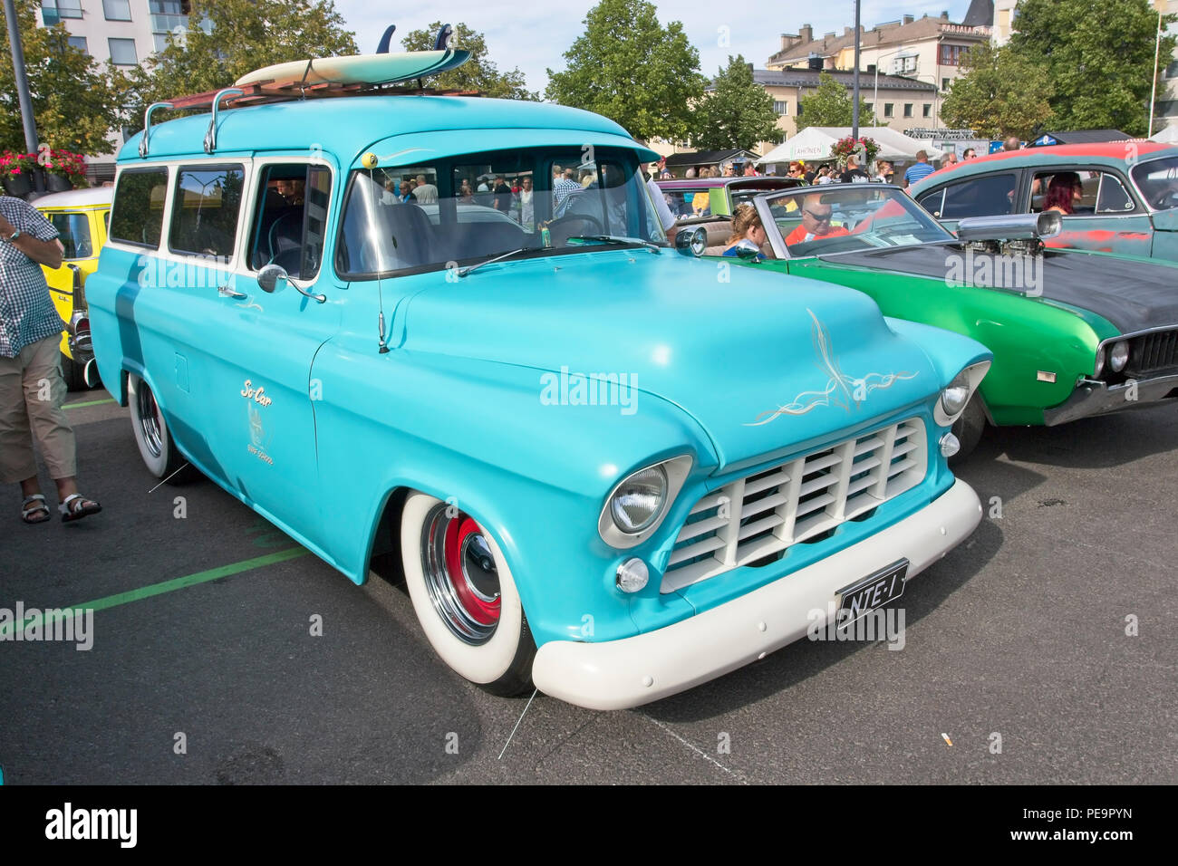 Chevrolet suburban hi-res stock photography and images - Alamy