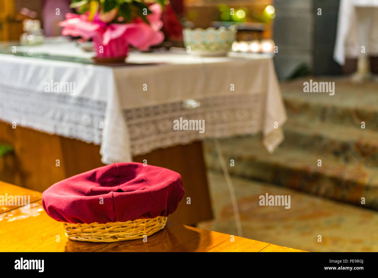 Offertory mass catholic hi-res stock photography and images - Alamy