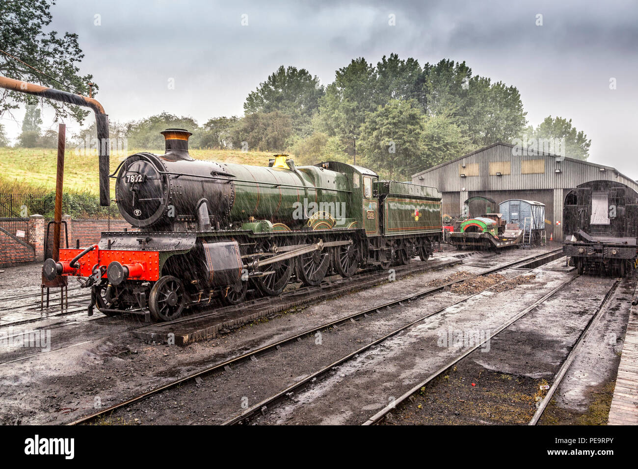 Wet railway track hi-res stock photography and images - Alamy