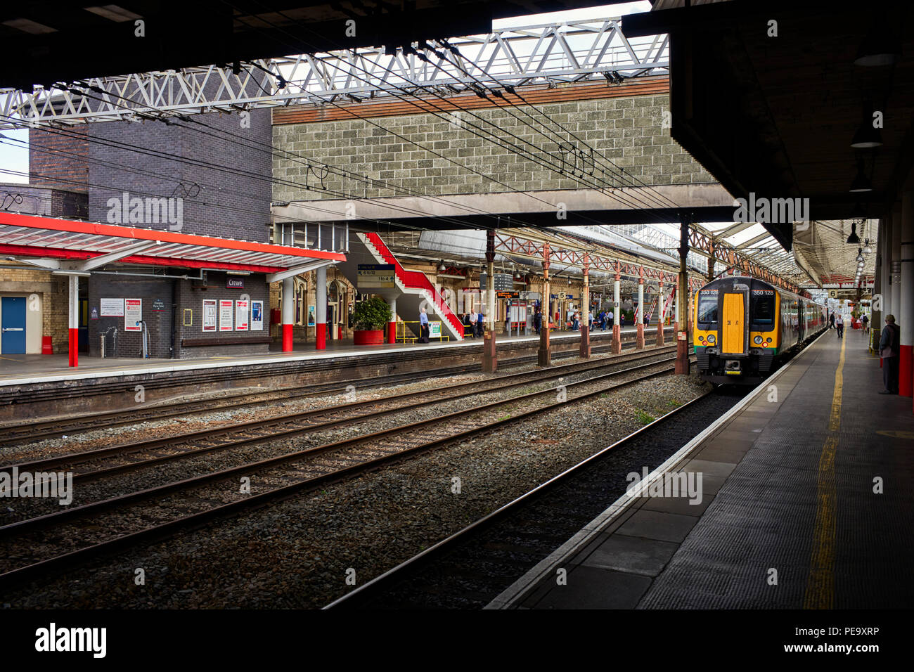 Crewe station viewed from platform 6 Stock Photo - Alamy