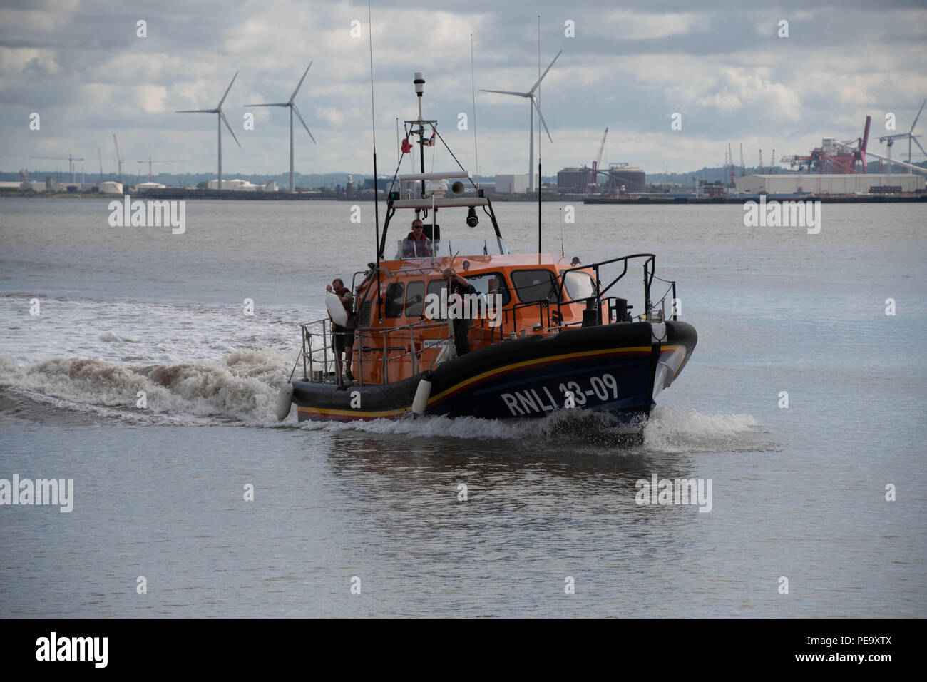 The RNLI Ilfracombe lifeboat arrives at Portishead lock Stock Photo - Alamy