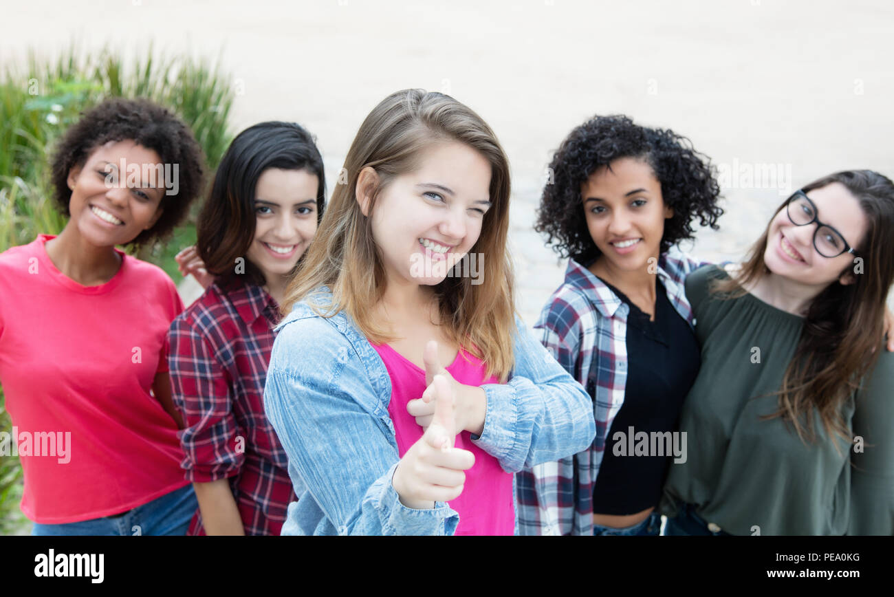 Group of teen girlfriends hanging out hi-res stock photography and ...