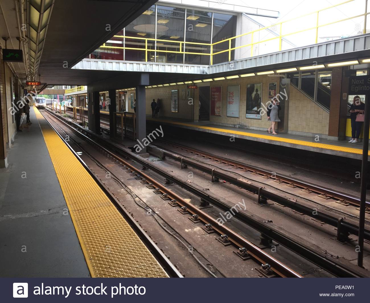 Toronto Subway Platform High Resolution Stock Photography and Images ...