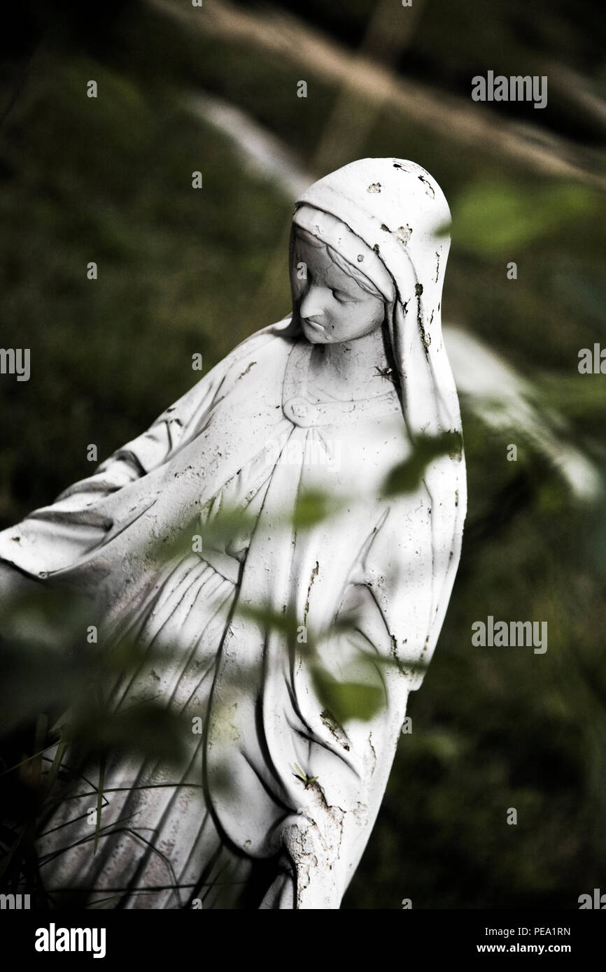 mary angel statue Stock Photo - Alamy