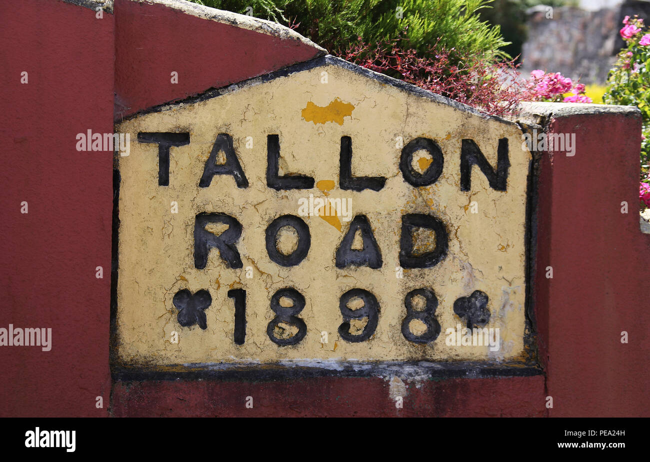 Irish road sign hi-res stock photography and images - Alamy