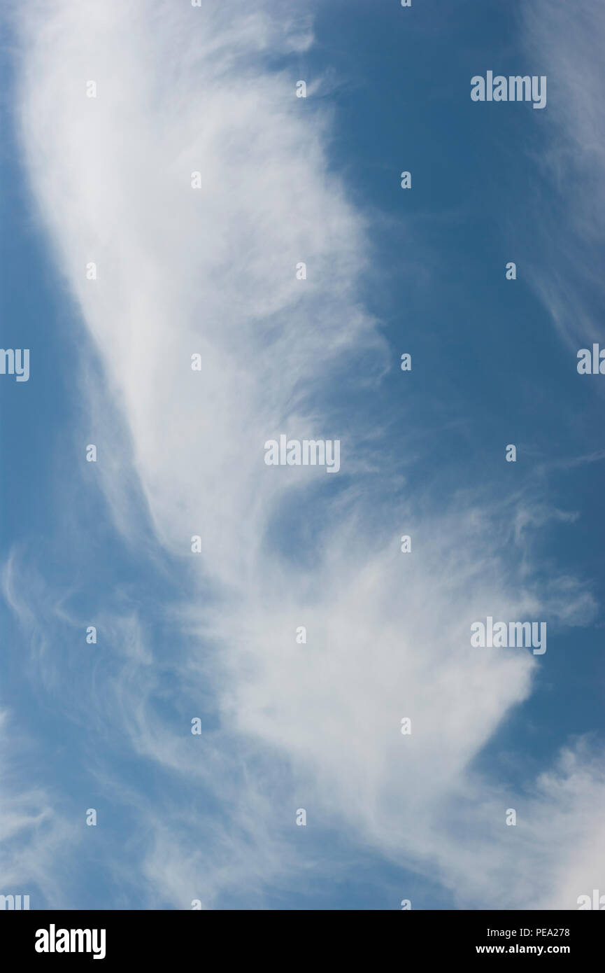 Stratus clouds hi-res stock photography and images - Alamy