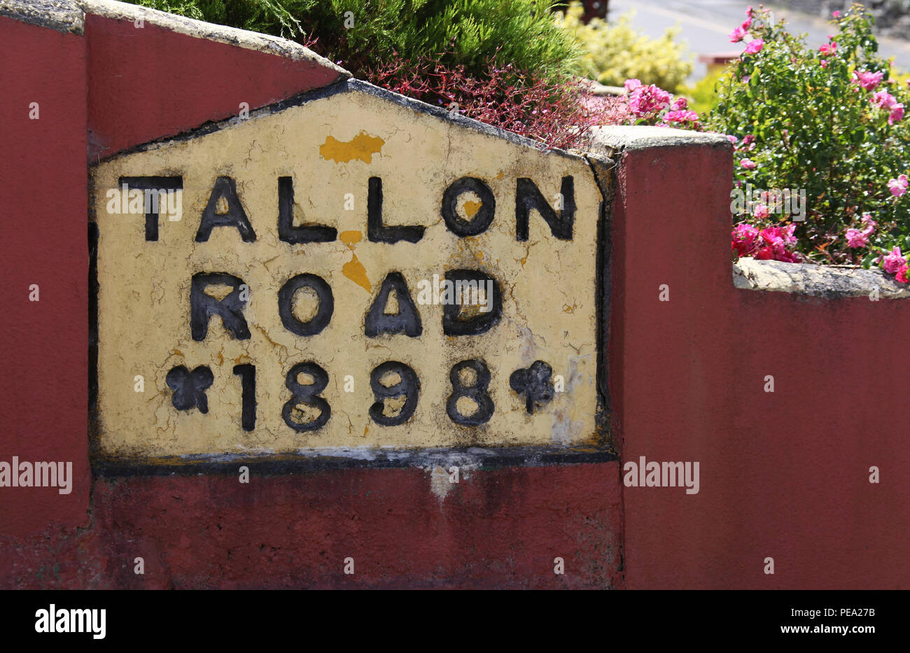 Irish road sign hi-res stock photography and images - Alamy