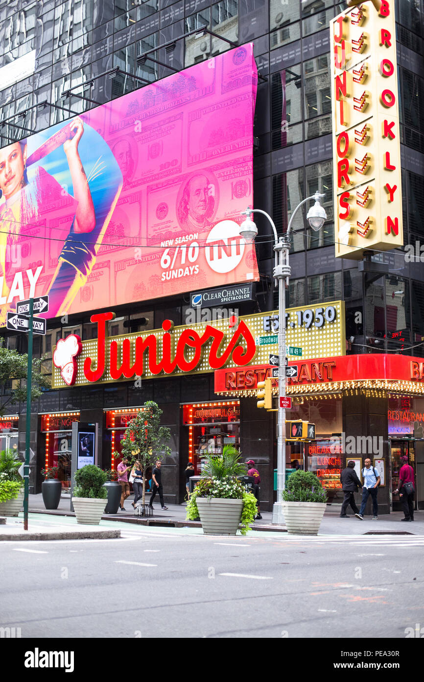 Corner restaurant new york hi-res stock photography and images - Alamy