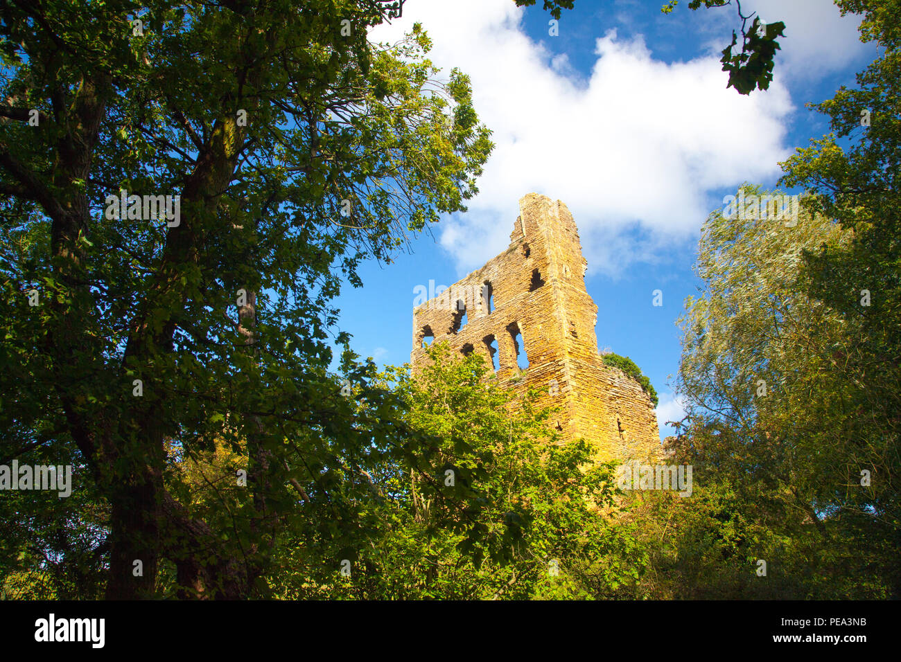 Sherrif hutton castle hi-res stock photography and images - Alamy