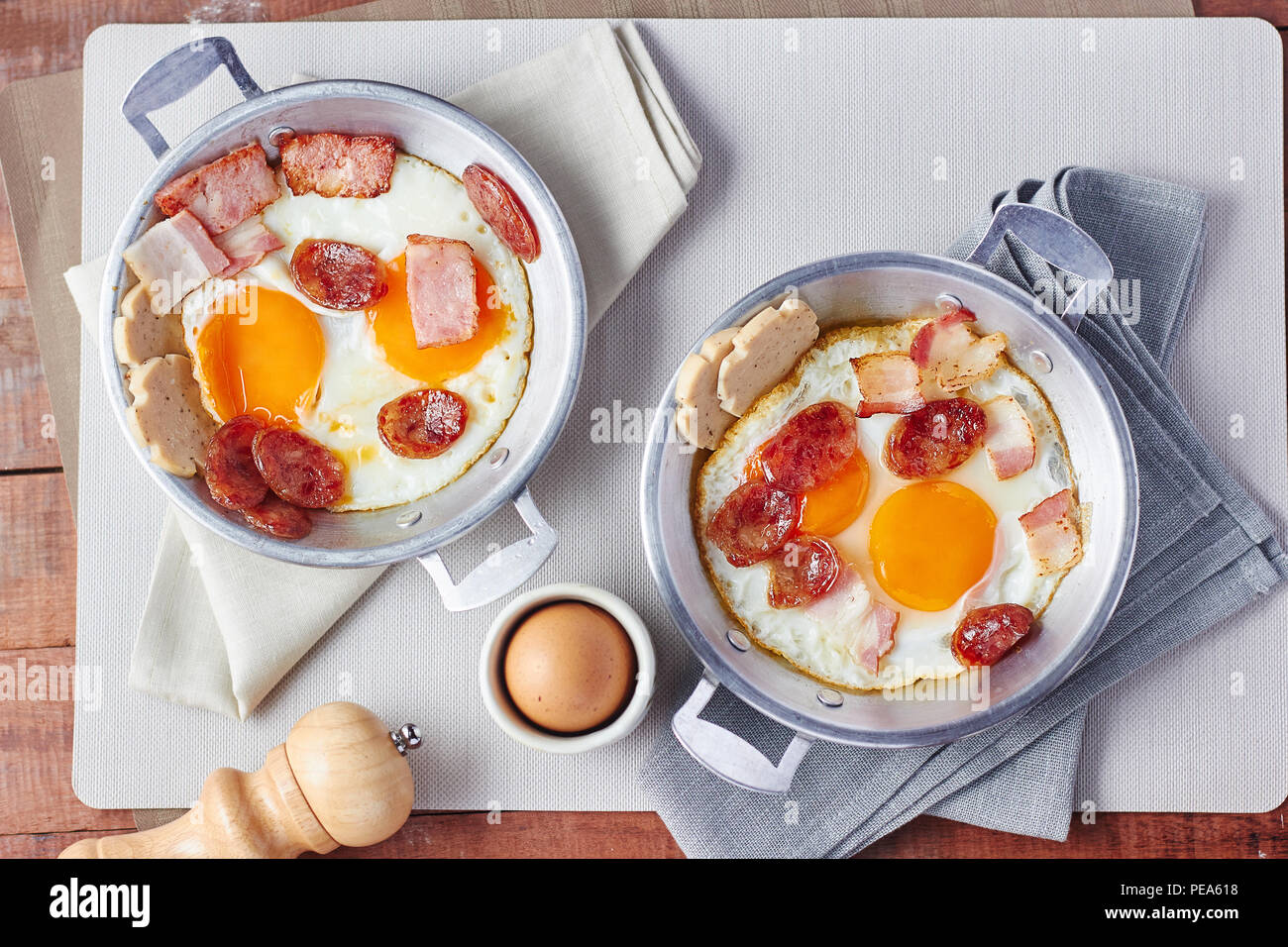 Shallow traditional pan hi-res stock photography and images - Alamy