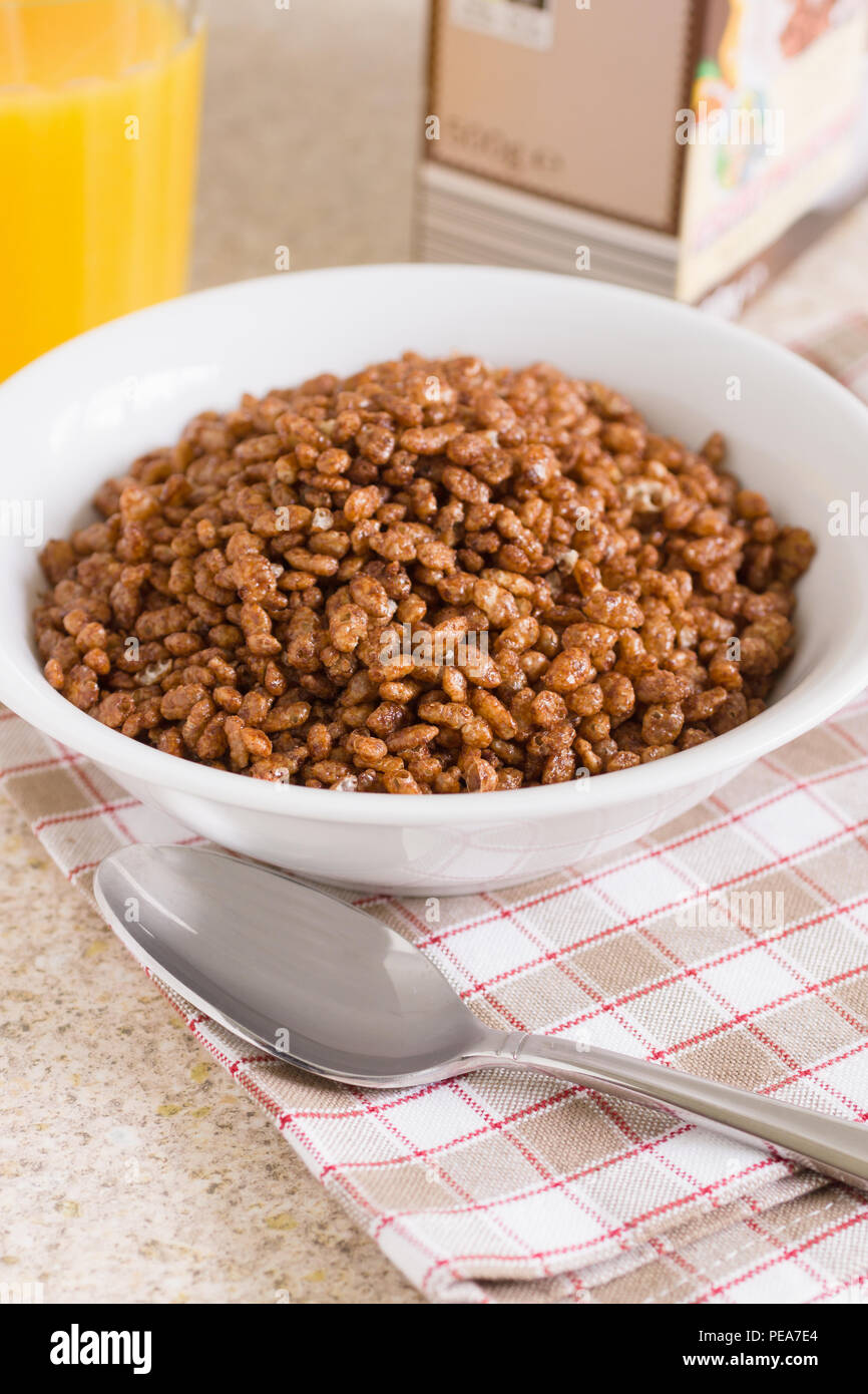 Chocolate flavoured crispy rice breakfast cereal Stock Photo - Alamy