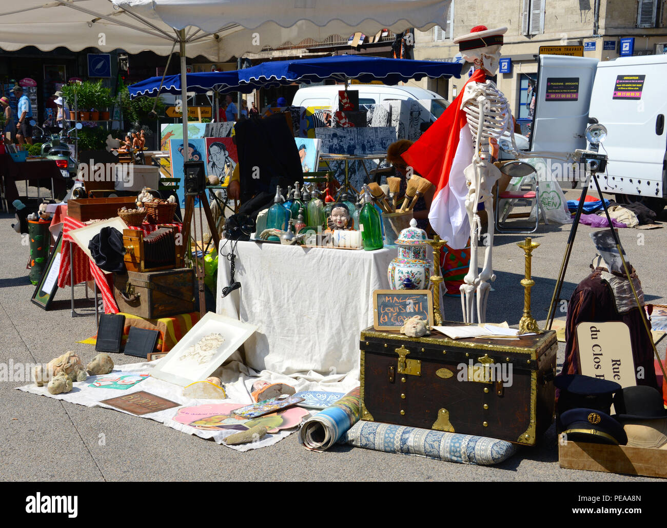 Stalls at Avignon market, France Stock Photo - Alamy
