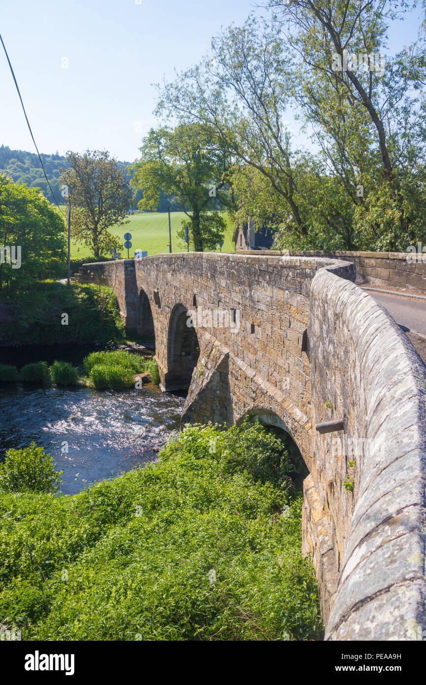 Old stone bridge in scotland hi-res stock photography and images - Alamy