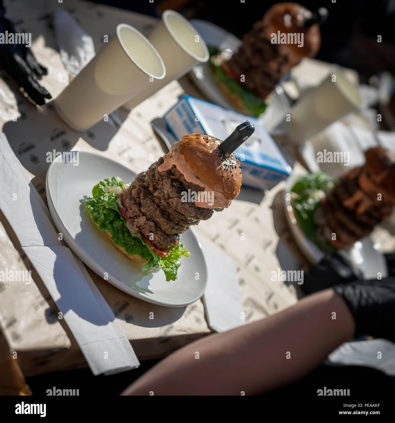 Giant burger hi-res stock photography and images - Alamy