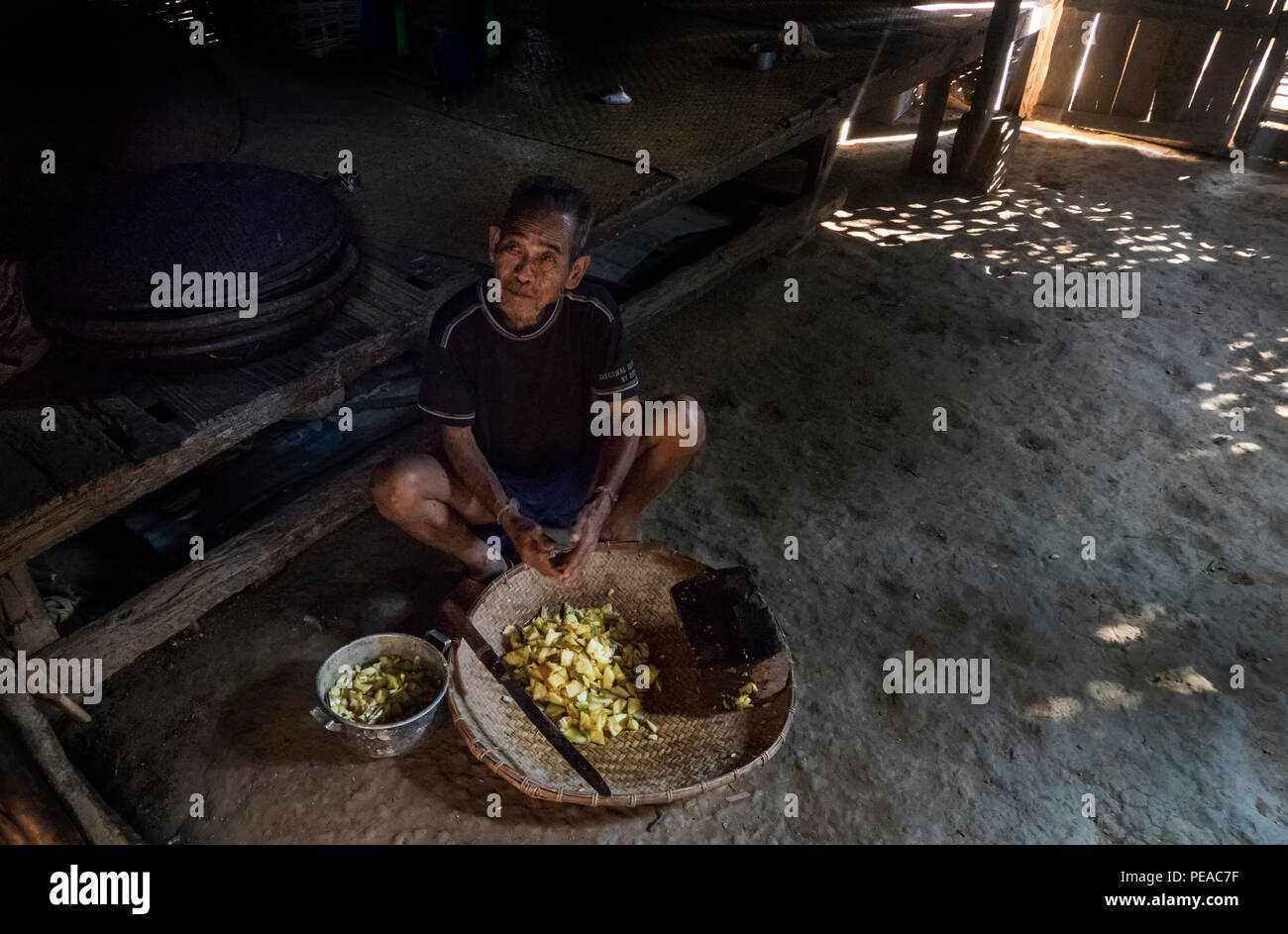 Tribal man working hi-res stock photography and images - Alamy