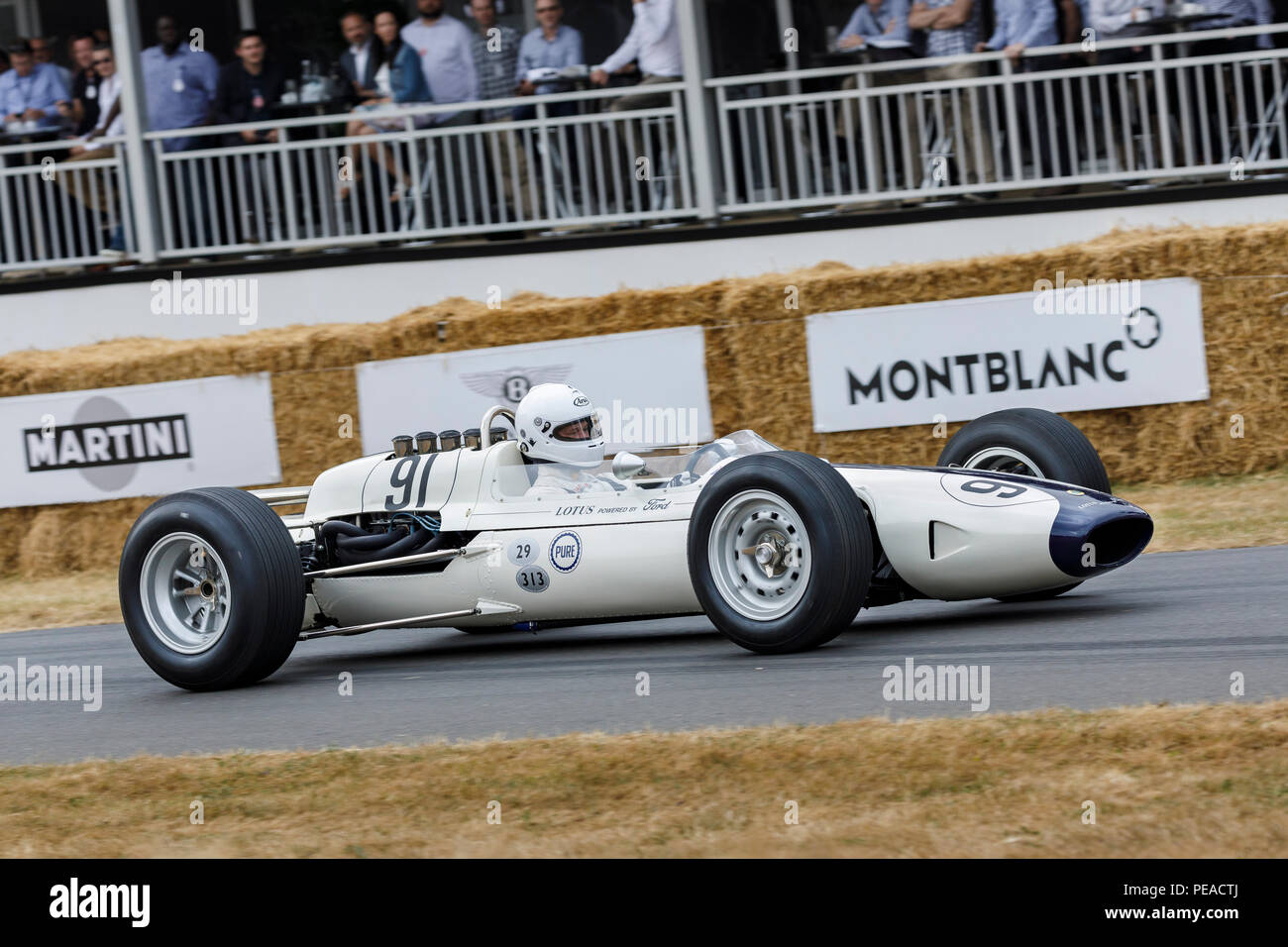1963 Lotus-Ford 29 Indianapolis racer with driver Lee Clark at the 2018 ...