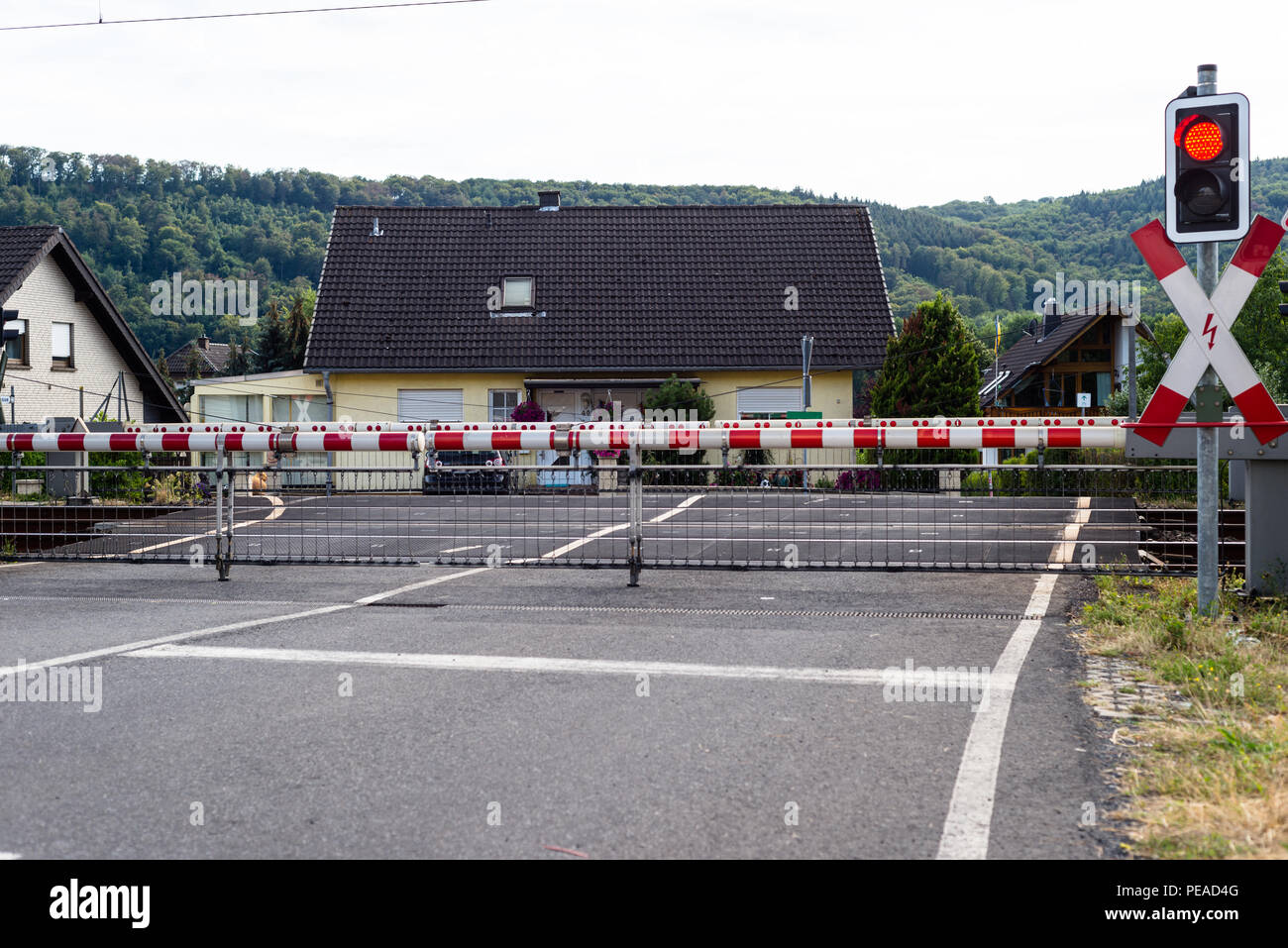 Guarded railroad crossing hi-res stock photography and images - Alamy