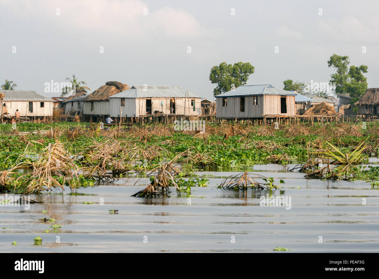 Floating village benin hi-res stock photography and images - Alamy