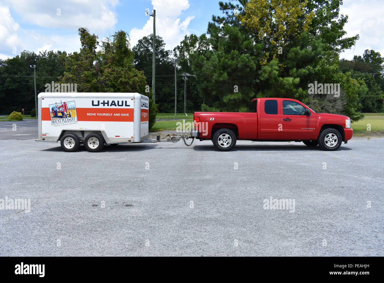 Uhaul truck hi-res stock photography and images - Alamy