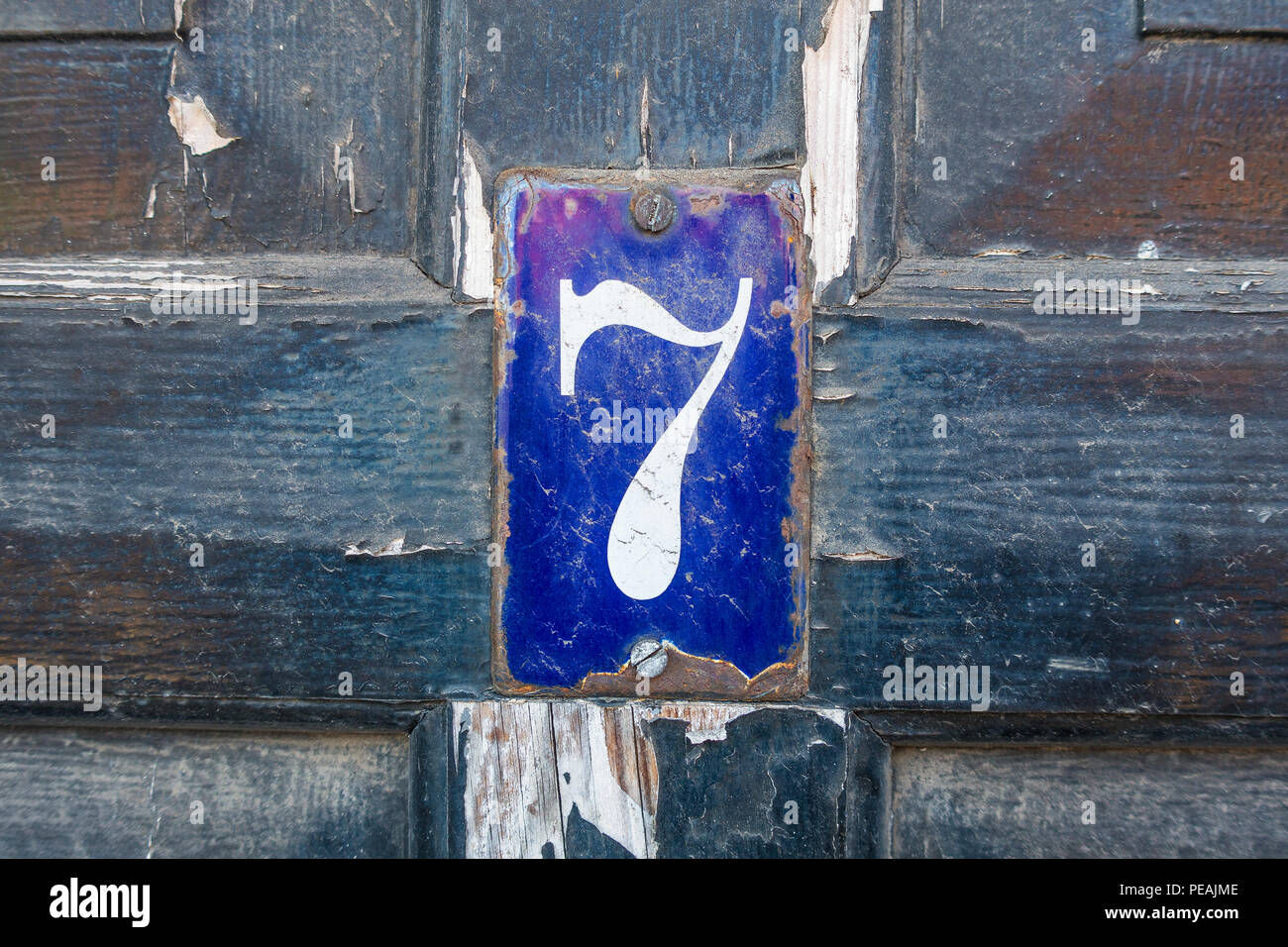 Number Seven,7,House Number,Peeling Paint Stock Photo - Alamy