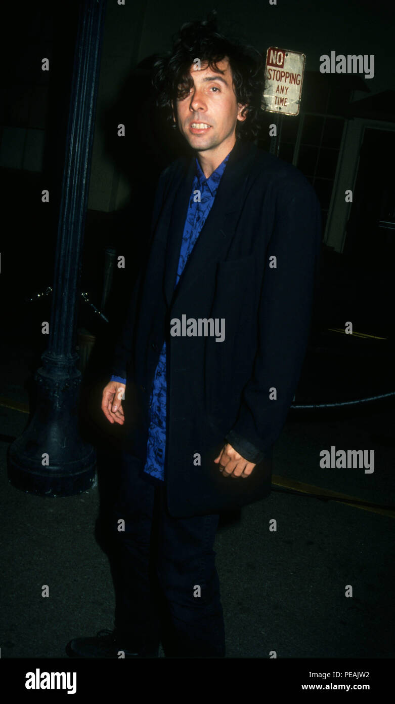 Tim burton batman returns 1992 hi-res stock photography and images - Alamy
