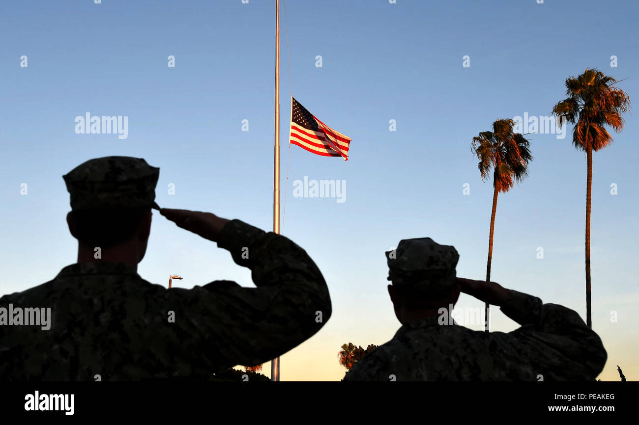2015 sailors assigned to naval special warfare command salute t hi-res ...