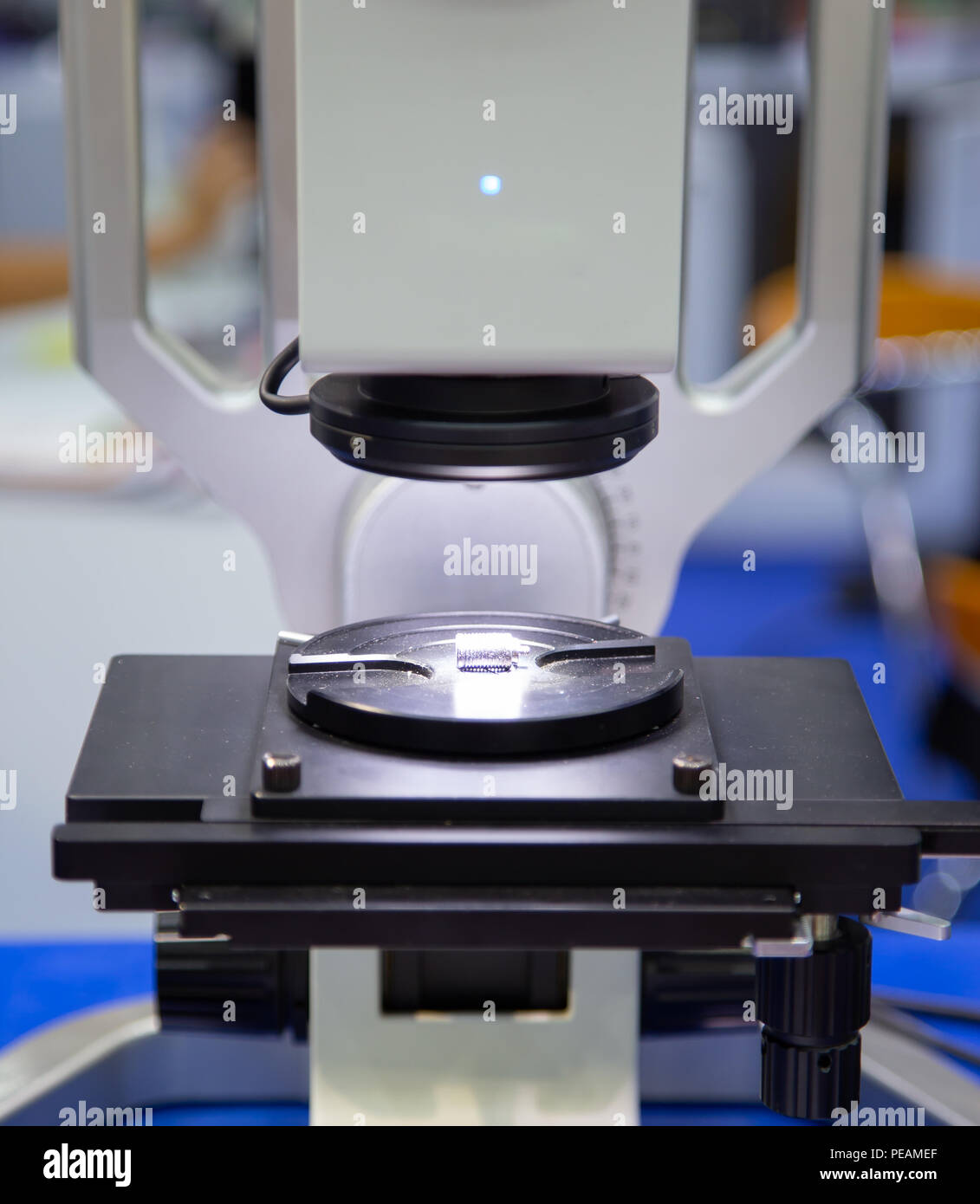 Digital microscope inspect measuring dimension of workpiece in lab ...