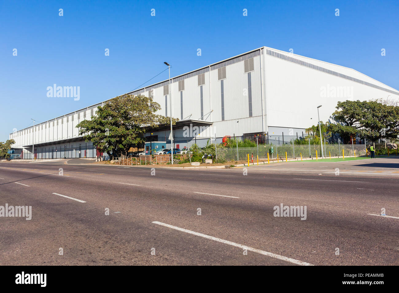 Steel warehouse girders hi-res stock photography and images - Alamy