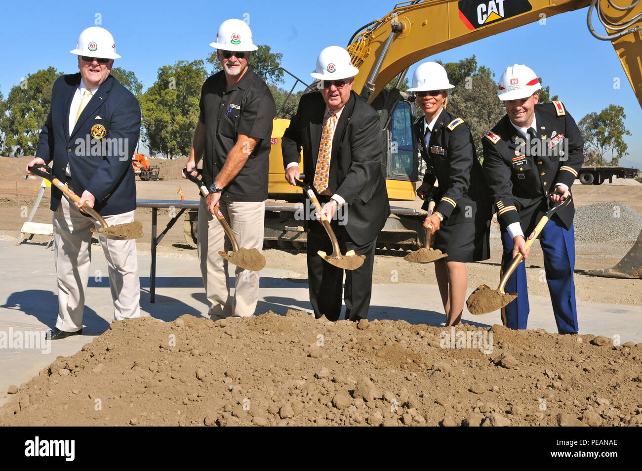 Gold shovels hi-res stock photography and images - Alamy