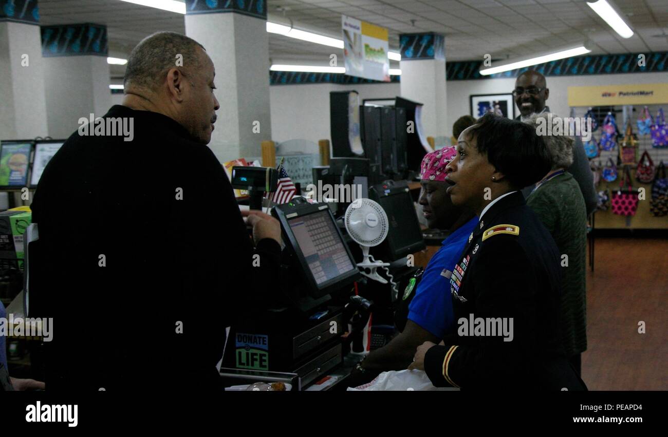 Lt. Col. Fredericka Harris, battalion commander for the Army Field ...