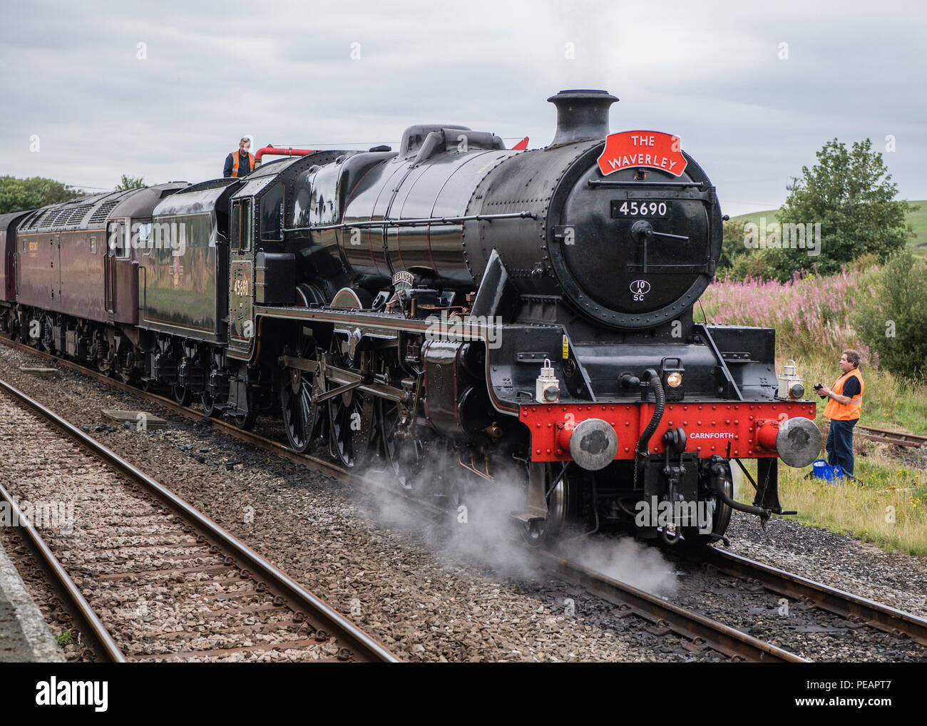 Hellifield railway station hi-res stock photography and images - Alamy