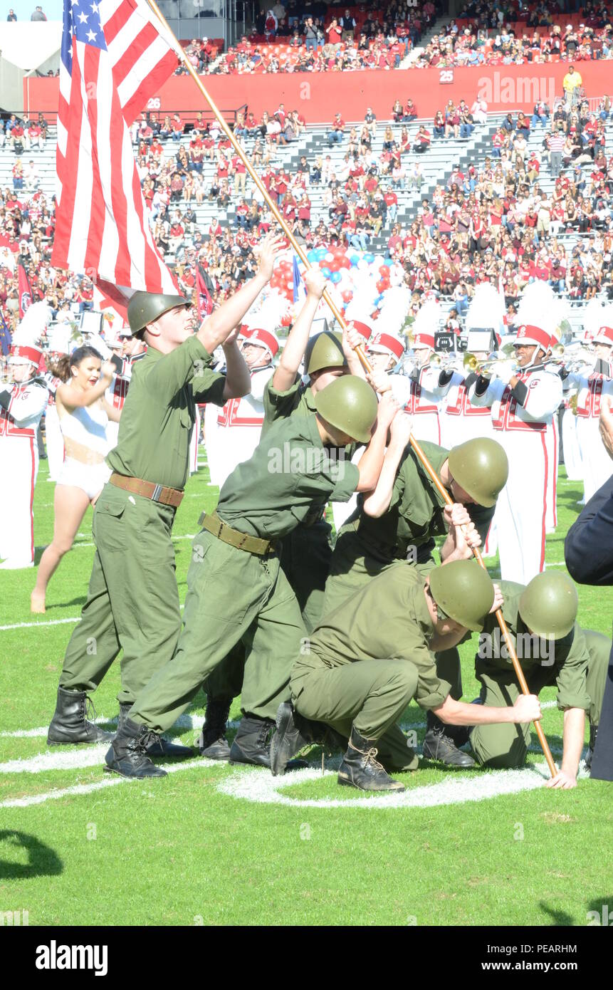 University of South Carolina students recreate the Iwo Jima flag ...