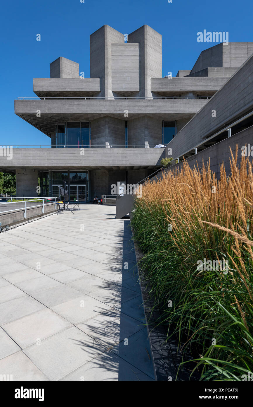 National Theatre brutalist style concrete building part of London's ...
